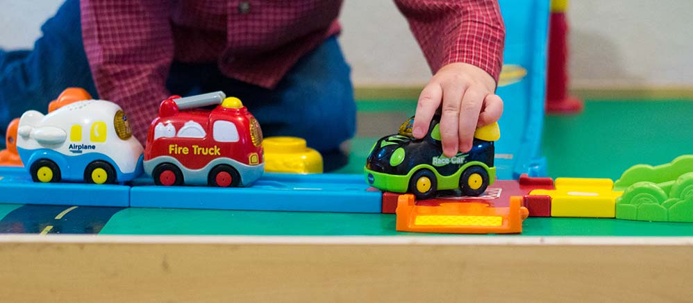 11 Best Toddler Racing Tracks For All Ages (2023 Reviews)